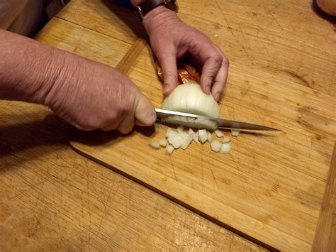 How To Chop An Onion AnneLouiseBannon Com
