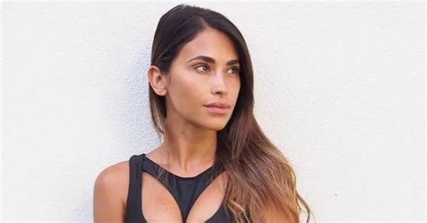 Lionel Messi S Gorgeous Wife Flaunts Underboob During Yoga Leaving PSG Star Drooling Daily Star