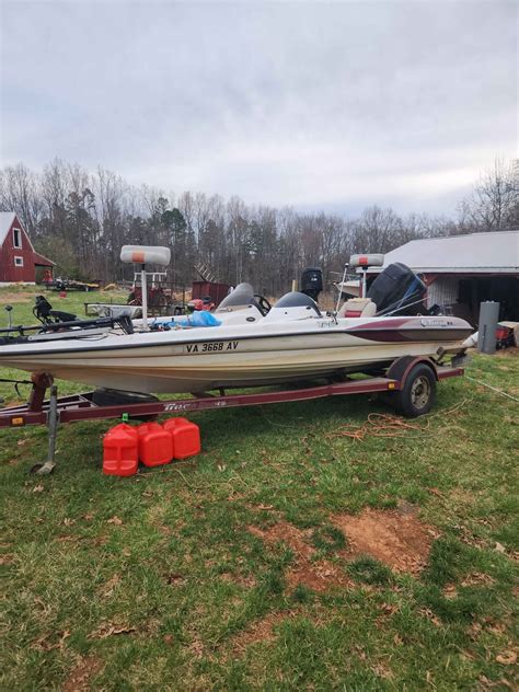 1999 Triton Tr19 Bass Boat Read Description Boats White Hall