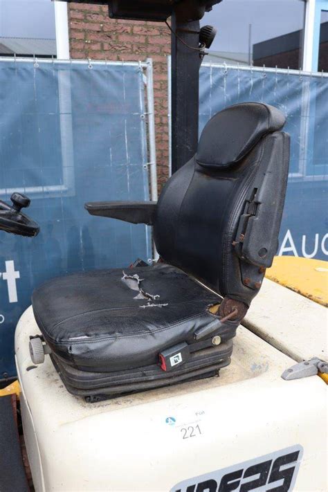 Heftruck Halla HDF25 Diesel 2500kg | Auctionport