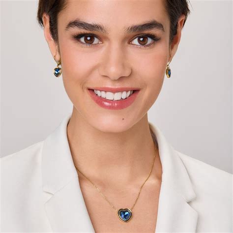 Estuche Collar Aretes Cristal Lovers ésika Mexico