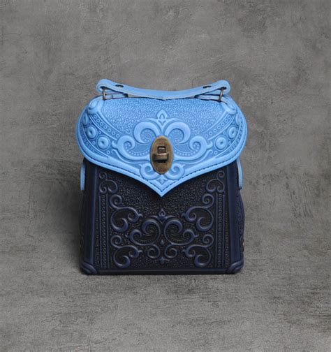 Шкіряний рюкзак ручної роботи сумочка рюкзак з авторським тисненням у стилі бохо купить цена