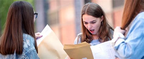 understanding pass and fail grades for gcses