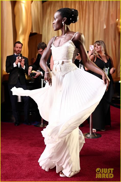 The Wild Robot Star Lupita Nyongo Is Adorned In Pearls At Oscars