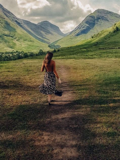 Девушка в горах Лес фотография Фотография на природе Туристическая фотография