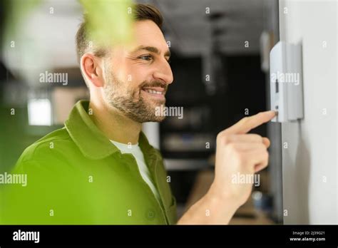 Thermostat Man House Hi Res Stock Photography And Images Alamy