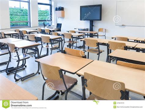 Classroom Brown Rectangle Table With 6 Chairs Clipart 20 Free Cliparts