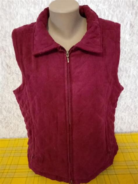 Жилетка жіноча — ціна 75 грн у каталозі Жилетки Купити жіночі речі за доступною ціною на Шафі