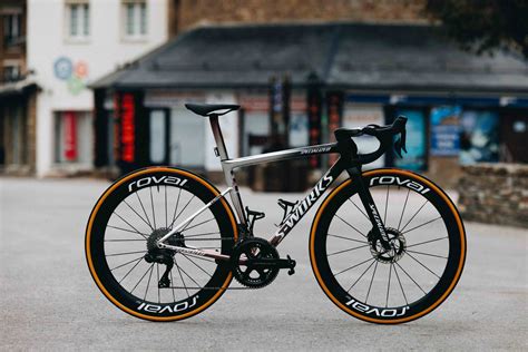 Un S Works Tarmac Sl8 Liquid Metal Edition Pour Remco Sur Le Dauphiné
