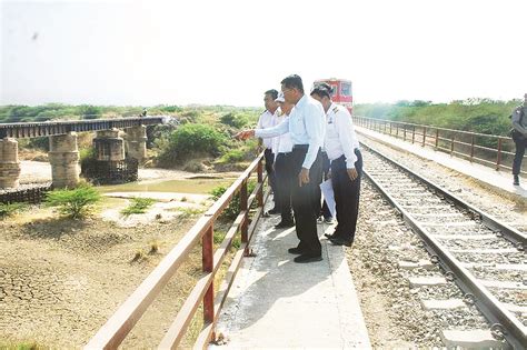 ဒုတိယဝန်ကြီး ဦးအောင်မြိုင် နေပြည်တော် မန္တလေး ရထားလမ်းပိုင်းရှိ ဘူတာများ၊ ရထားလမ်းတံတားများ