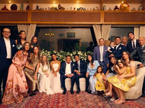 الزعيم مفاجأة فرح حفيده أول ظهور لعادل إمام في صورة عائلية خاصة