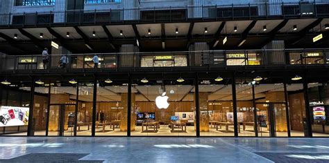 Take A Look Inside The New Apple Battersea Power Station Store In