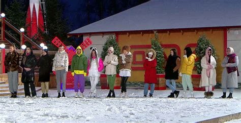 Все в ужасе от маникюра новой участницы дома 2