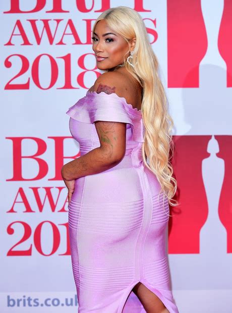 Stefflon Don Poses On The Brits Red Carpet The Brit Awards 2018