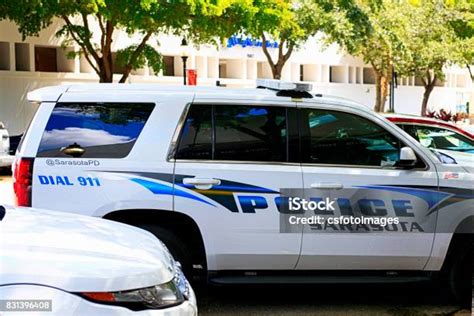 미국 플로리다에서에서 사라 소 타 경찰 학과의 경찰 차량 거리에 대한 스톡 사진 및 기타 이미지 거리 경찰관 경찰차 Istock