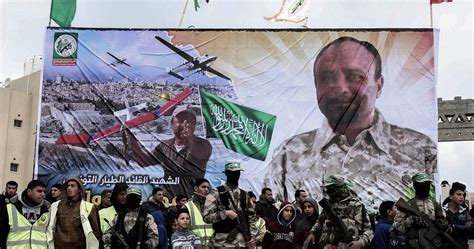 Des Tunisiens Commémorent Lassassinat De Mohamed Zouari Africanews Trendradars Français