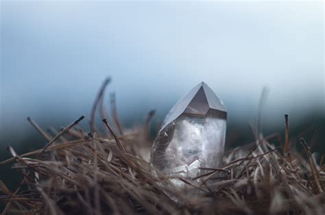 대형 분명 순수한 투명 좋은 로얄 크리스탈 석 영 옥수 다이아몬드 자연 흐리게 Bokeh 배경에 화려한의 클로즈업 Mental Wellbeing에 대한 스톡 사진 및 기타