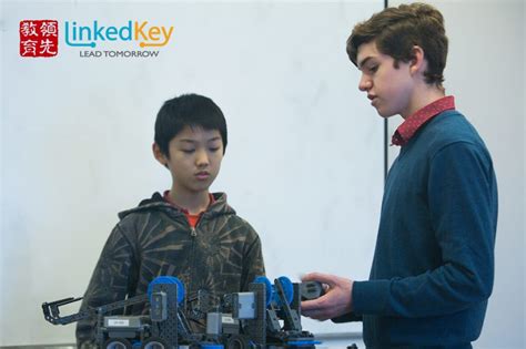 VEX IQ Robotics LinkedKey