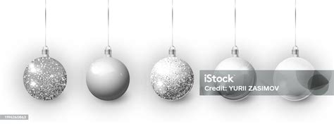 회색 크리스마스 트리 장난감 은 Whate 배경에 고립 설정 스타킹 크리스마스 장식 크리스마스 디자인 모형에 대한 벡터 개체입니다 벡터 사실적인 개체 10 Eps 12월에