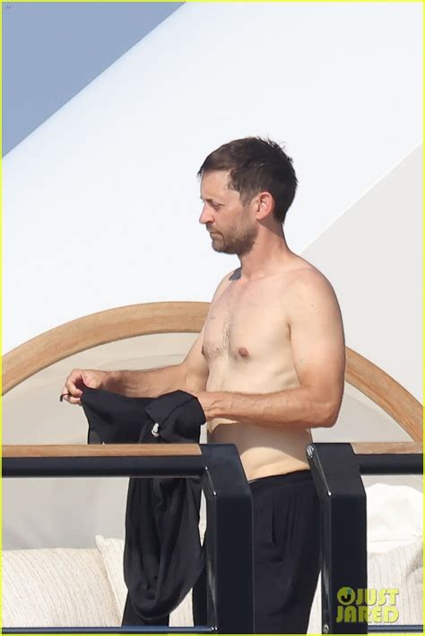 Tobey Maguire Is Looking Fit At 47 See The New Shirtless Photos
