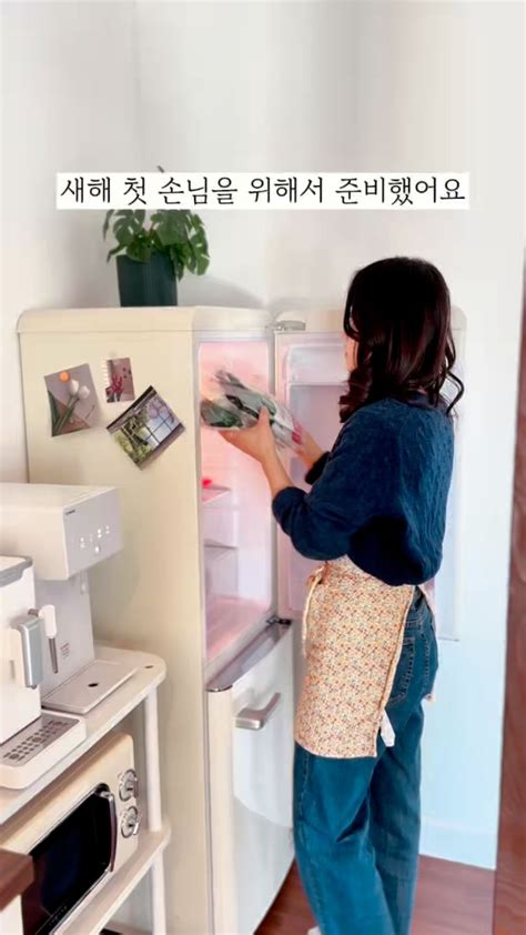 그담스테이 ️부여펜션 오랜만에 하늘이 맑아요 계속 흐린날이어서 준비하면서도 마음이 불편했는데 오랜만에 하늘이 맑아 기분이 좋네요 날씨 좋은 날 시골 툇마루에서만 느낄