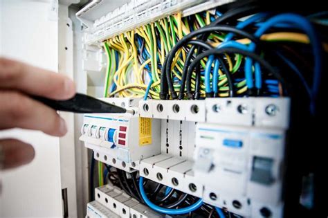 Fuses Vs Circuit Breakers What S The Difference Ontime Electric