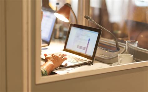 Difference Between A Translator And An Interpreter Ehlion