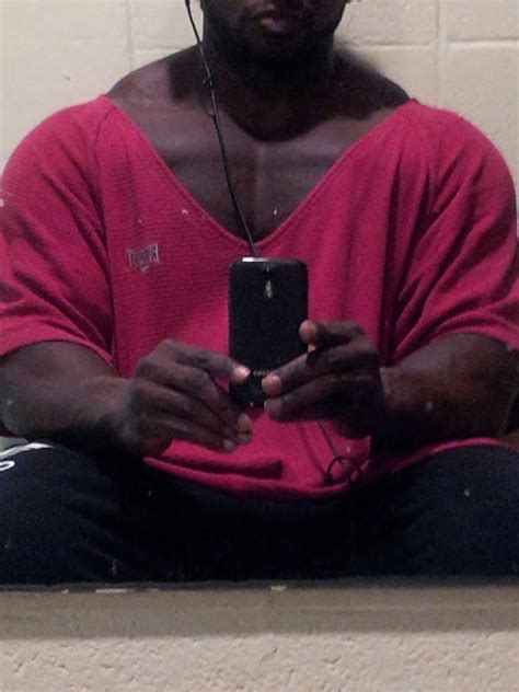 Worldwide Bodybuilders Canadian Bodybuilder Model Sean Jones