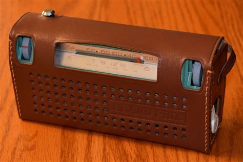Vintage Grand Prix Super Dx Transistor Radio With Leather Case Model Gp 901 Am Sw Bands 9