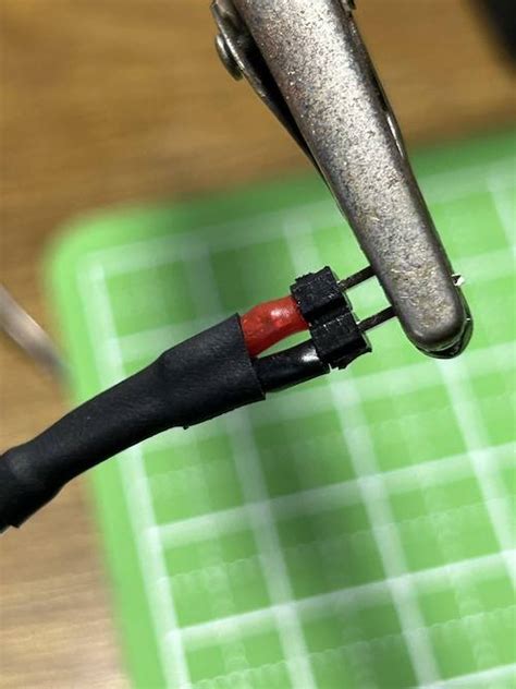 Esp32 Micropython Mqtt で Cloudwatch Alarmを机上で表示するデバイスを作ってみました