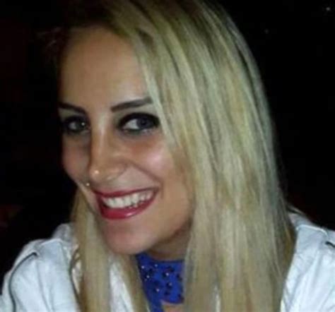 Cô gái tức tối nổi giận vì bồ lỡ gọi tên vợ trong lúc đang sex liền bị anh ta siết cổ đến chết