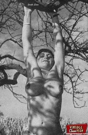 Old Porn Curvy Vintage Girls Showing Their XXX Dessert Picture