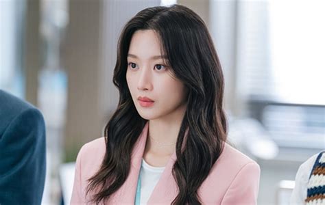 2025년 문가영의 3가지 얼굴로코 Vs 오피스물 Vs 멜로 2025년 문가영의 3가지 얼굴로코 Vs 오피스물 Vs 멜로