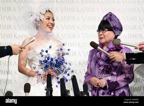 Feb 23 2010 Tokyo Japan Yumi Katsura 2010 Grand Collection In