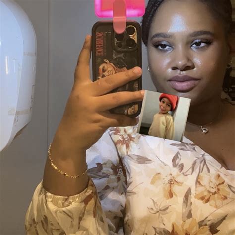 Sur Aiya Sur Aiya Updated Her Profile Picture