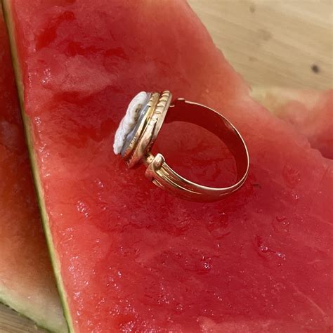 Gold Ring With A Renaissance Sardonyx Cameo Of A Muse Ref113972