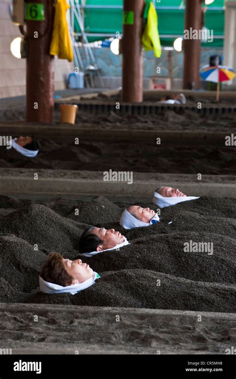 Japan Kyushu Island City Of Ibusuki Bath Of Hot Sand On The Beach Of