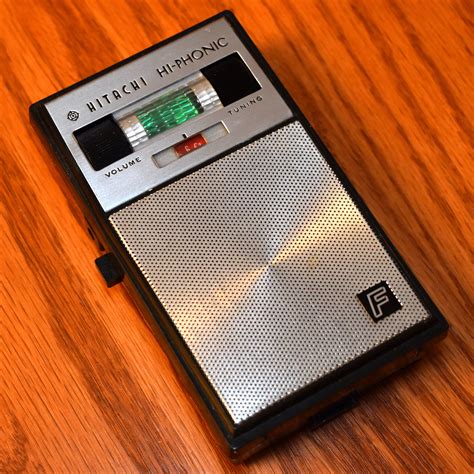 Vintage Hitachi Hi Phonic Radar Tuning Transistor Radio Model Th 666f Am Band 6 Transistors