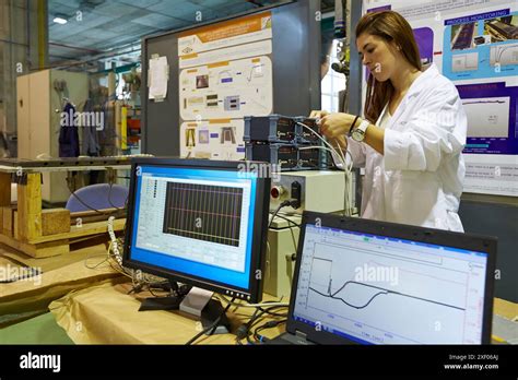 Molde Sensorised And Simulation Software Analysis Of Composite