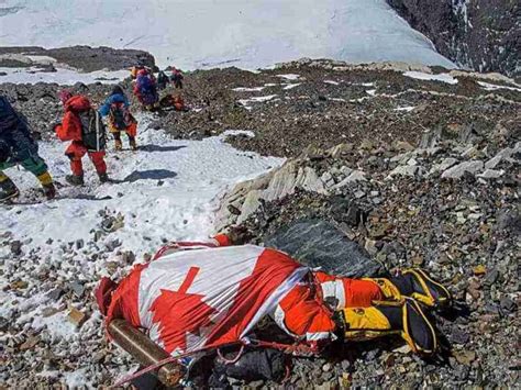 Bodies On Everest The Truth Behind This Death Zone Hooked Home