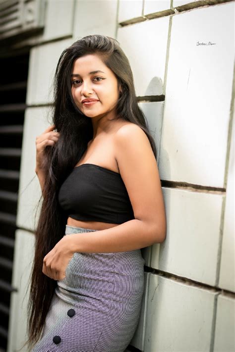 ඇත්තටම මේ ඩයස්ගේ නංගිද බුදු අම්මෝ ලස්සන එයා නම් සුර අඟනක් Photos ~ Ikman Lk Ikman