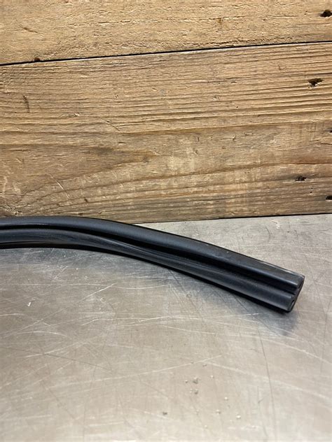 Crl Two Piece Self Sealing Universal Weatherstrip 1164 To 316 Panel