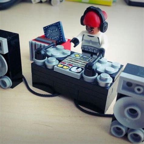 Lego DJ !!!! | Muebles de lego, Legos, Creaciones de lego