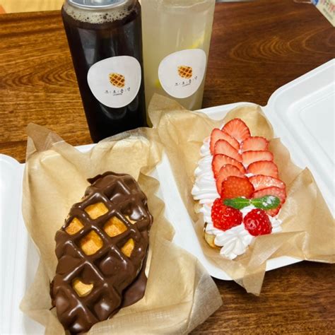 크로플각 딸기생크림크로플이 맛있는 크로플 맛집 네이버 블로그
