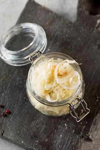 유리 항아리 상단 보기에 소금에 절인 양배추 야채의 발효 및 통조림 가을에 대한 스톡 사진 및 기타 이미지 가을 개념 건강한 생활방식 Istock