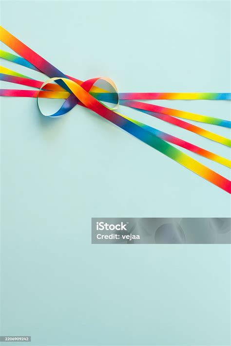 자폐증 수용 월 자폐증 인식의 날 배경 인피니티 기호와 리본 인피니티 루프는 자폐증 장애 Adhd 신경 다양성 무한성 영원의 상징입니다 사회 인식 기호에 대한 스톡 사진 및