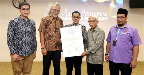 Saidina Abu Bakar As Siddiq Mosque In Bangsar Receives Muhibbah Award New Straits Times