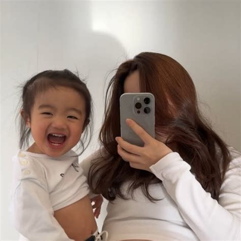 N Ne E • Threads Say More