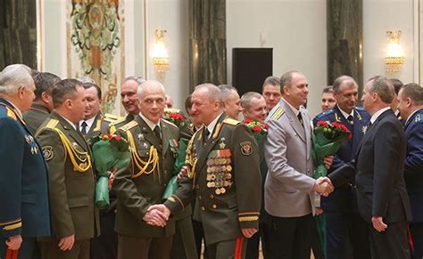 Президент вручил генеральские погоны