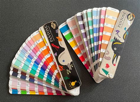 Pantone Color Selector 1995 Hobbies Toys Stationery Craft Stationery Babe Supplies On